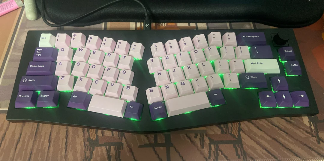 New keyboard build - Keytron Q8 Pro Alice layout | Scrolller