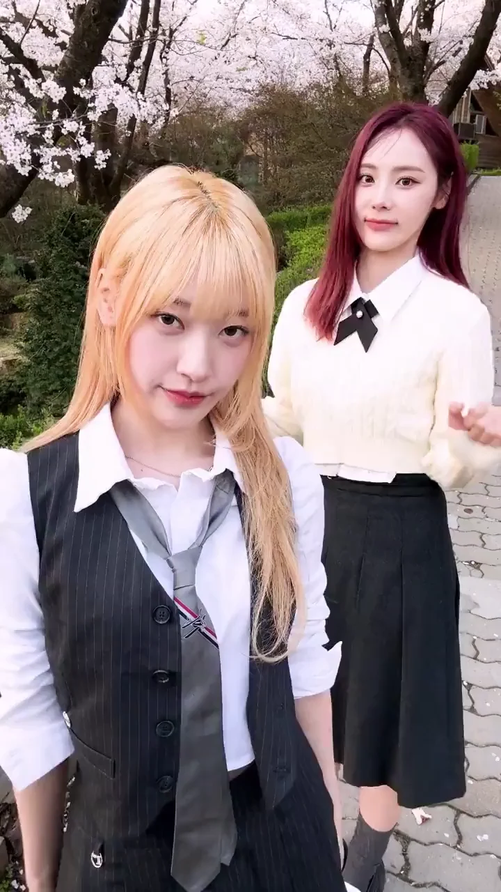 240412 ARTMS TikTok Update - Choerry & JinSoul 'LOOK AT ME' Challenge | Scrolller