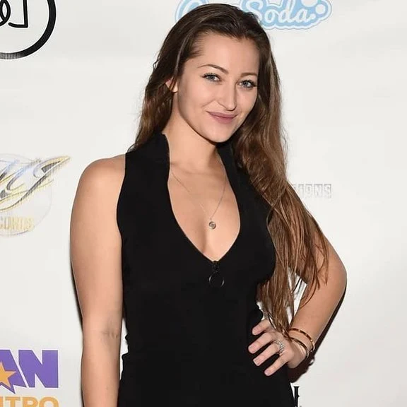 Dani Daniels | Scrolller