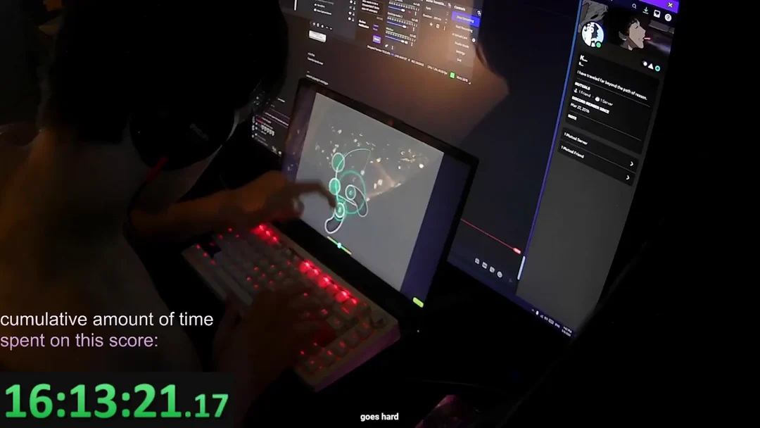 This precision rhythm game player just set a score awarding him 1000$ | Scrolller