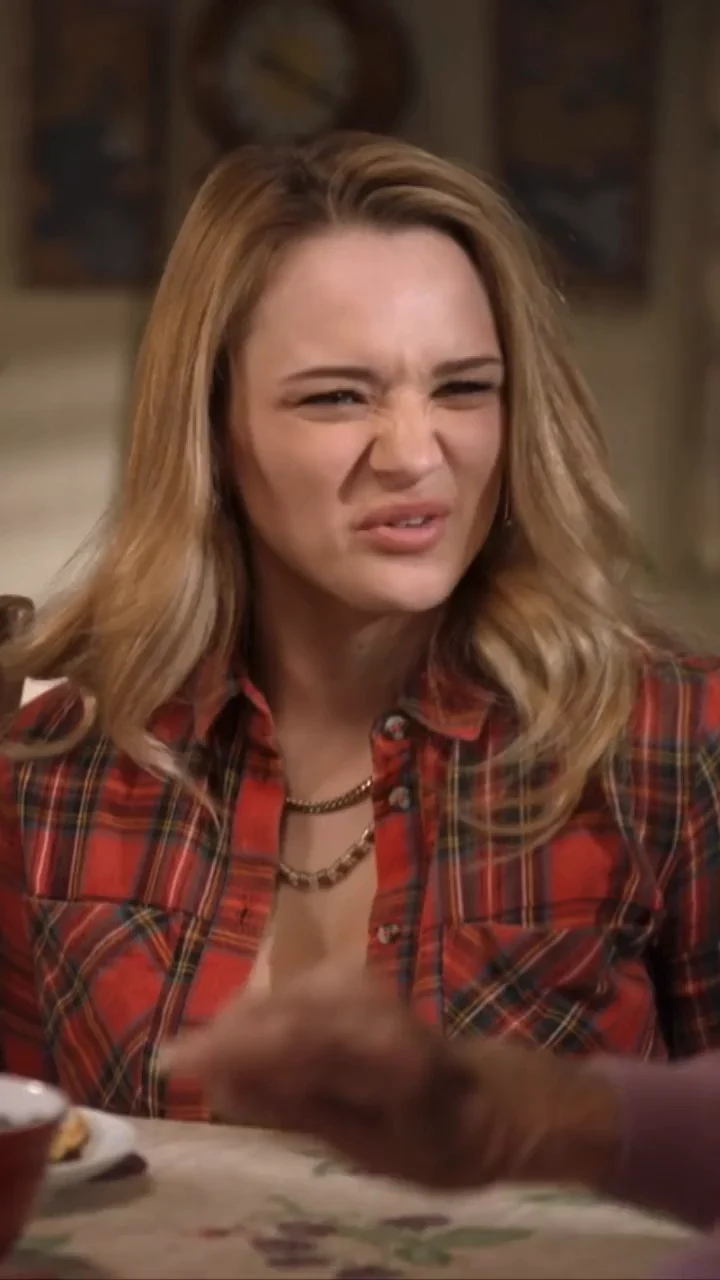 Hunter King | Scrolller