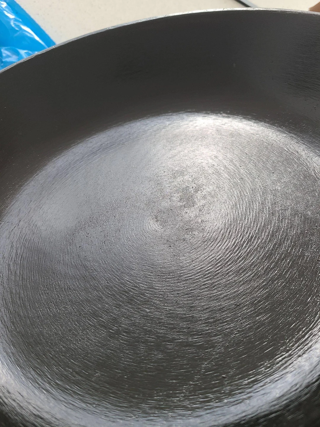 Is this wok cast iron? Never seen a pattern like this | Scrolller