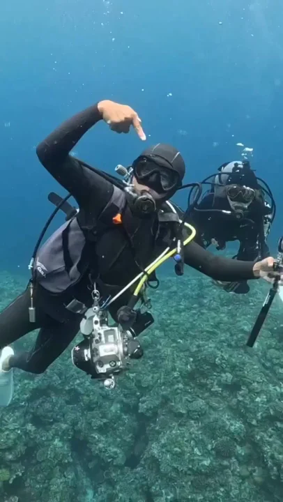 looks like almost 30m | Scrolller