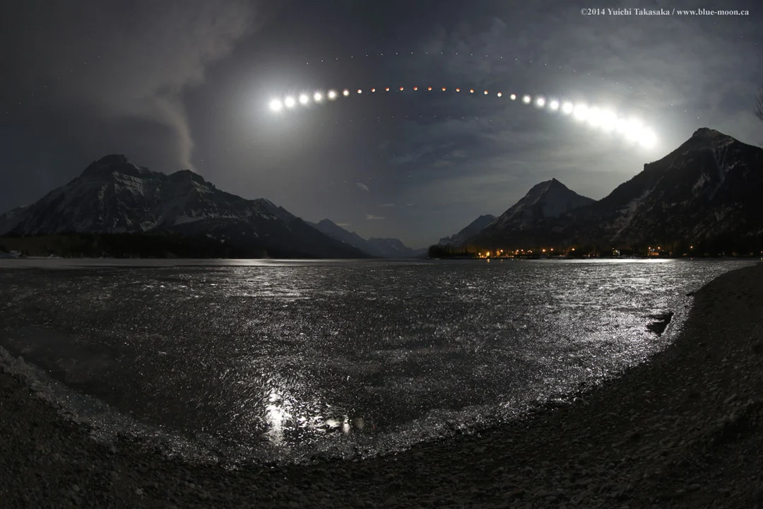 Total Lunar Eclipse over Waterton Lake | Scrolller