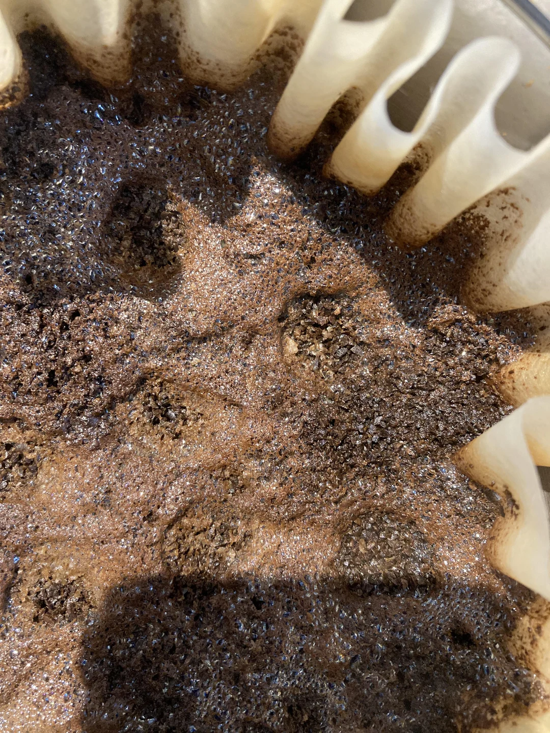 Changed the burrs on a Mahlkonig and now the basket is overflowing: does this look normal ...