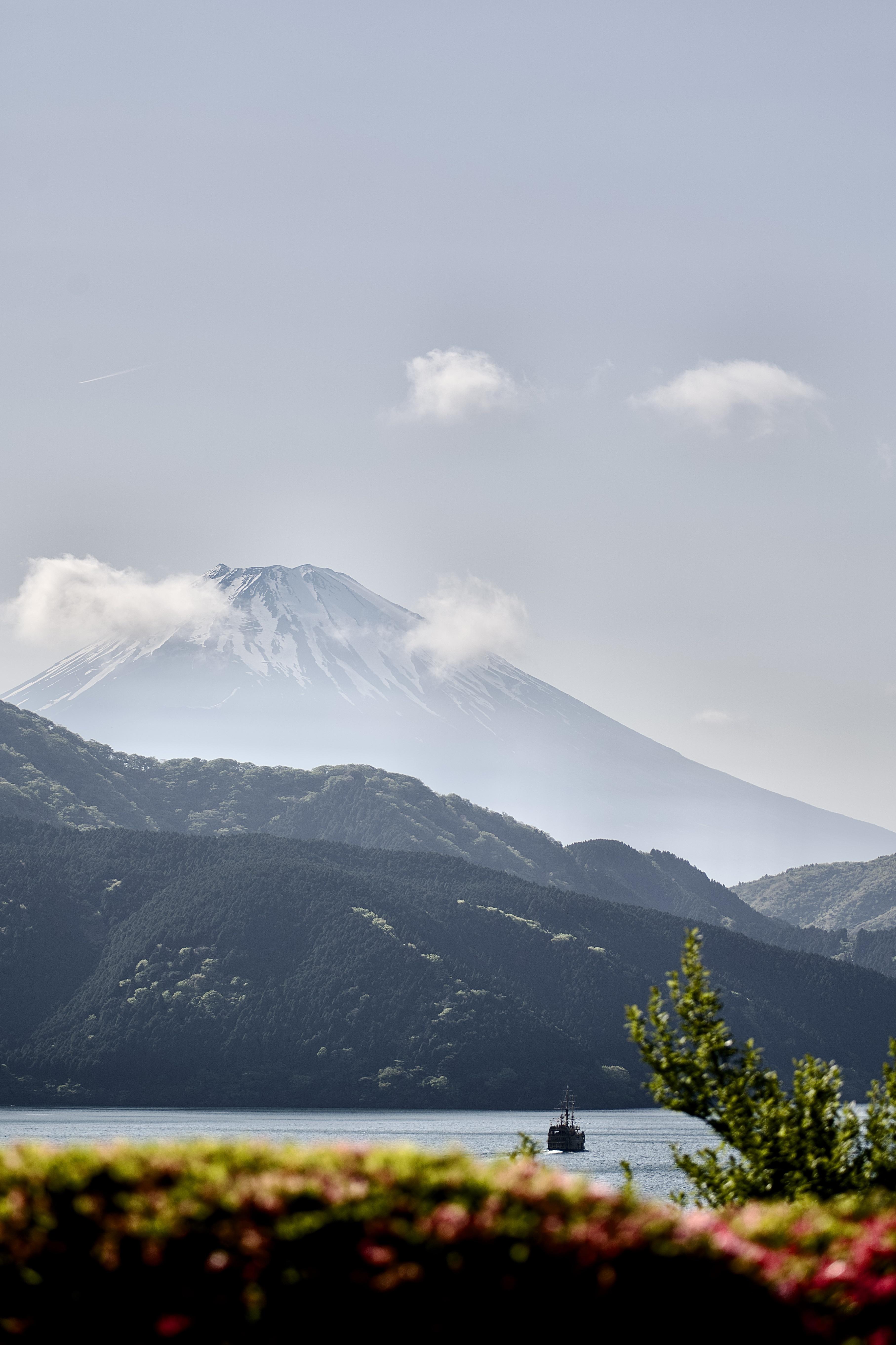 Lake Ashi with a view of Mt. Fuji | Scrolller