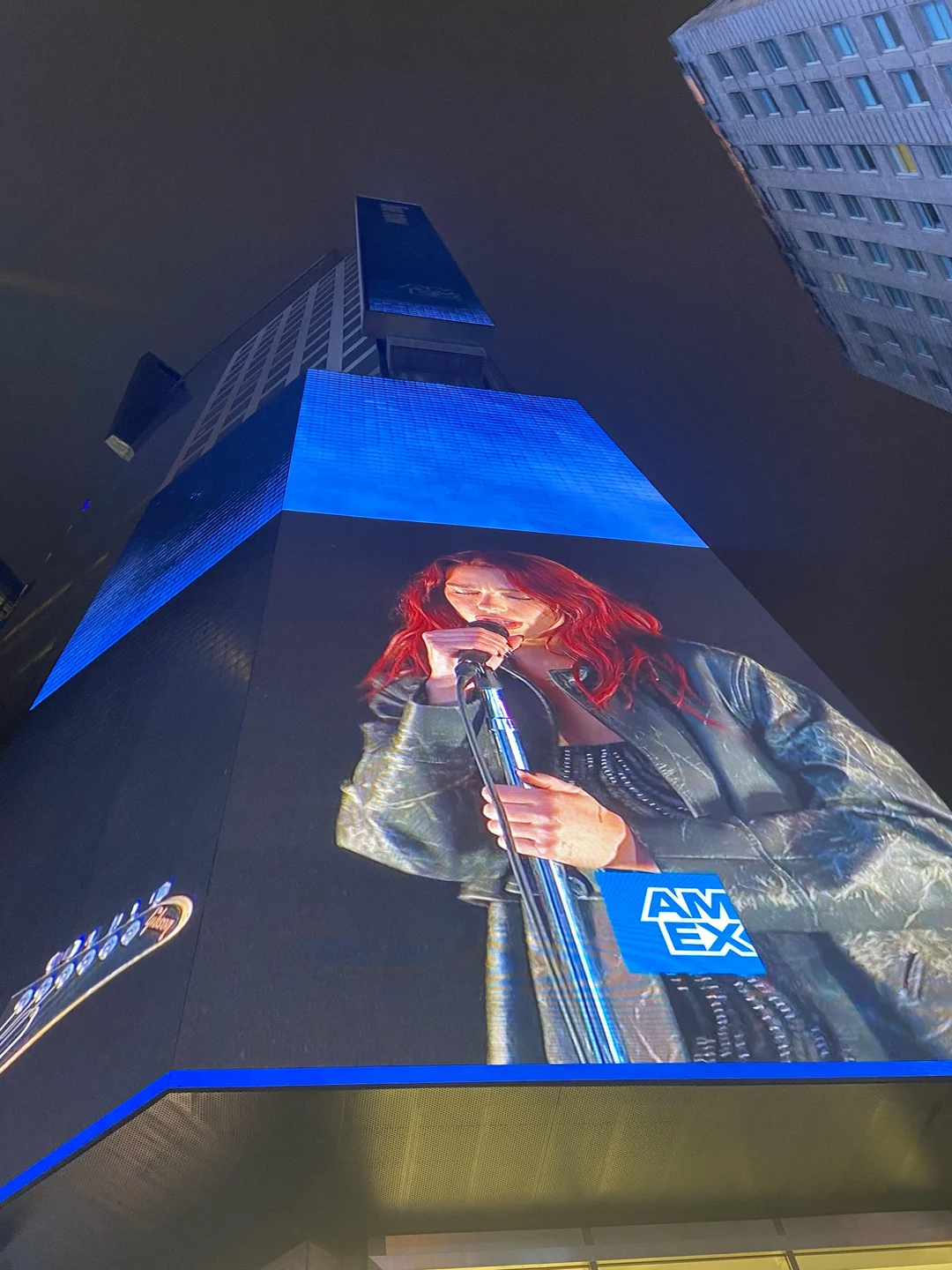 UMMM just saw her perform in time’s square!!! | Scrolller