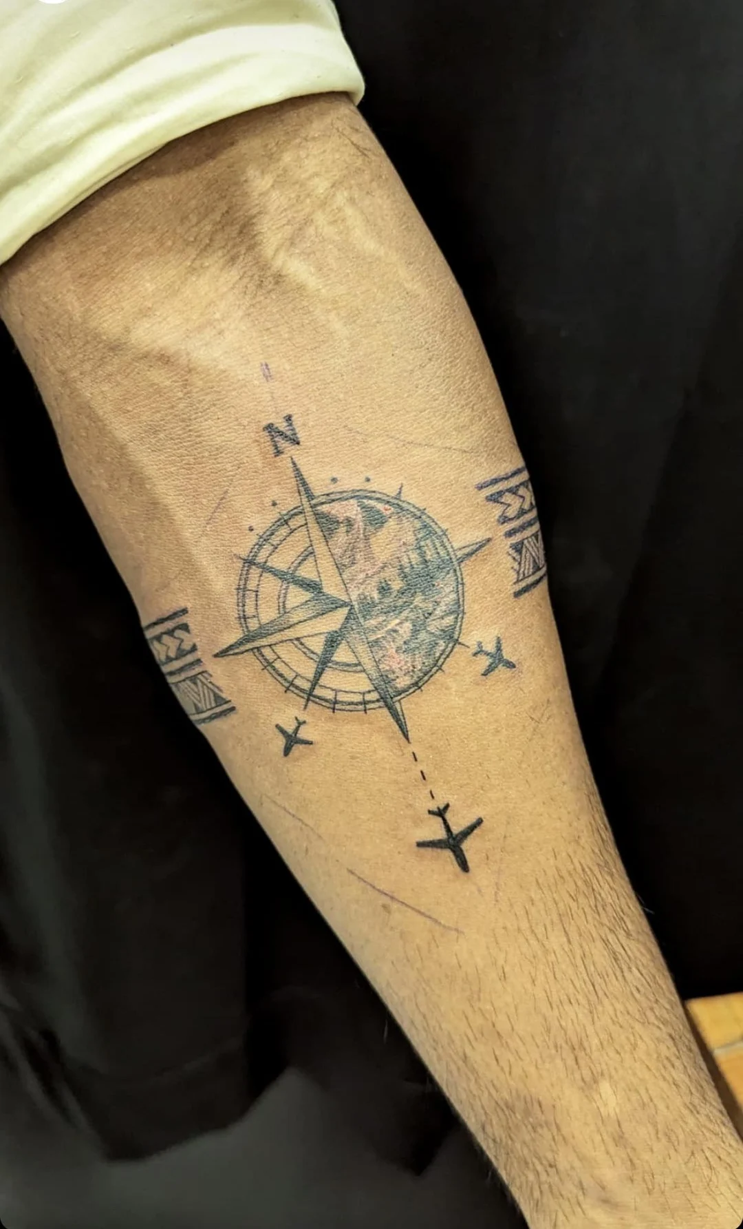 Landscape uncovered by compass, 3 Cube Kolkata | Scrolller