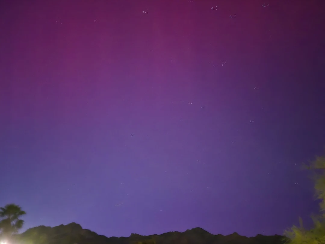 Tucson northern sky right now ~ 8:15pm with "night mode" cell phone pic | Scrolller