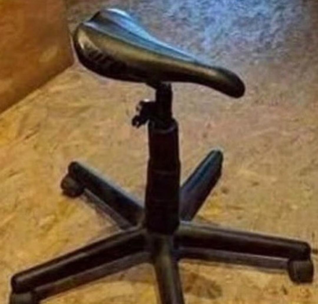 Your supposed to sit on this chair sideways | Scrolller