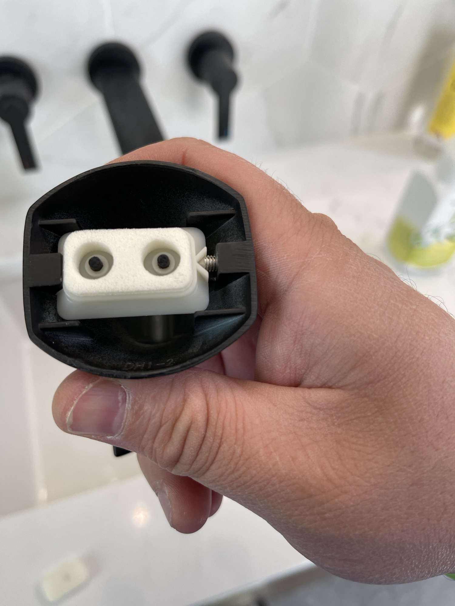 Moen bath accessories have built in markers to help placement. | Scrolller