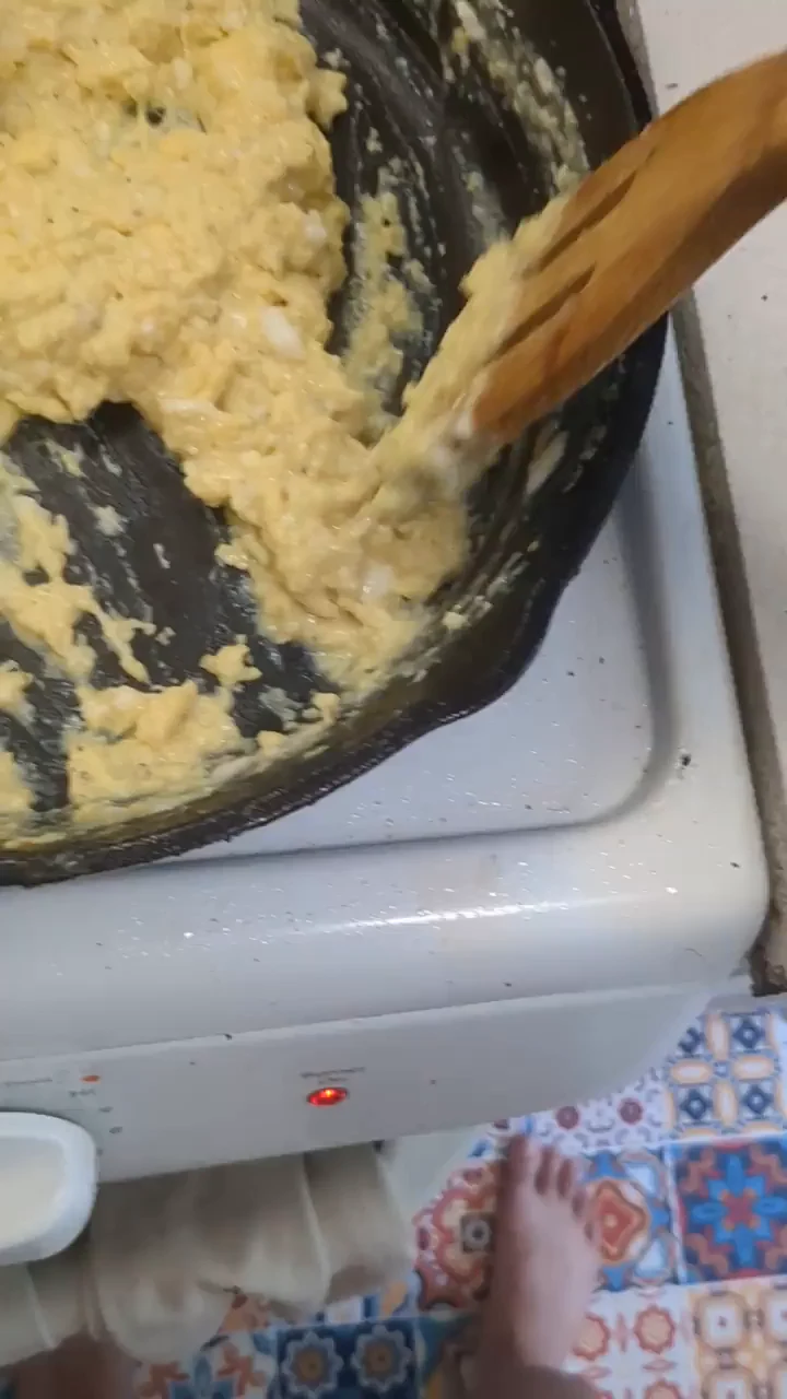 Beautiful slippy slide soft scrambled eggs | Scrolller