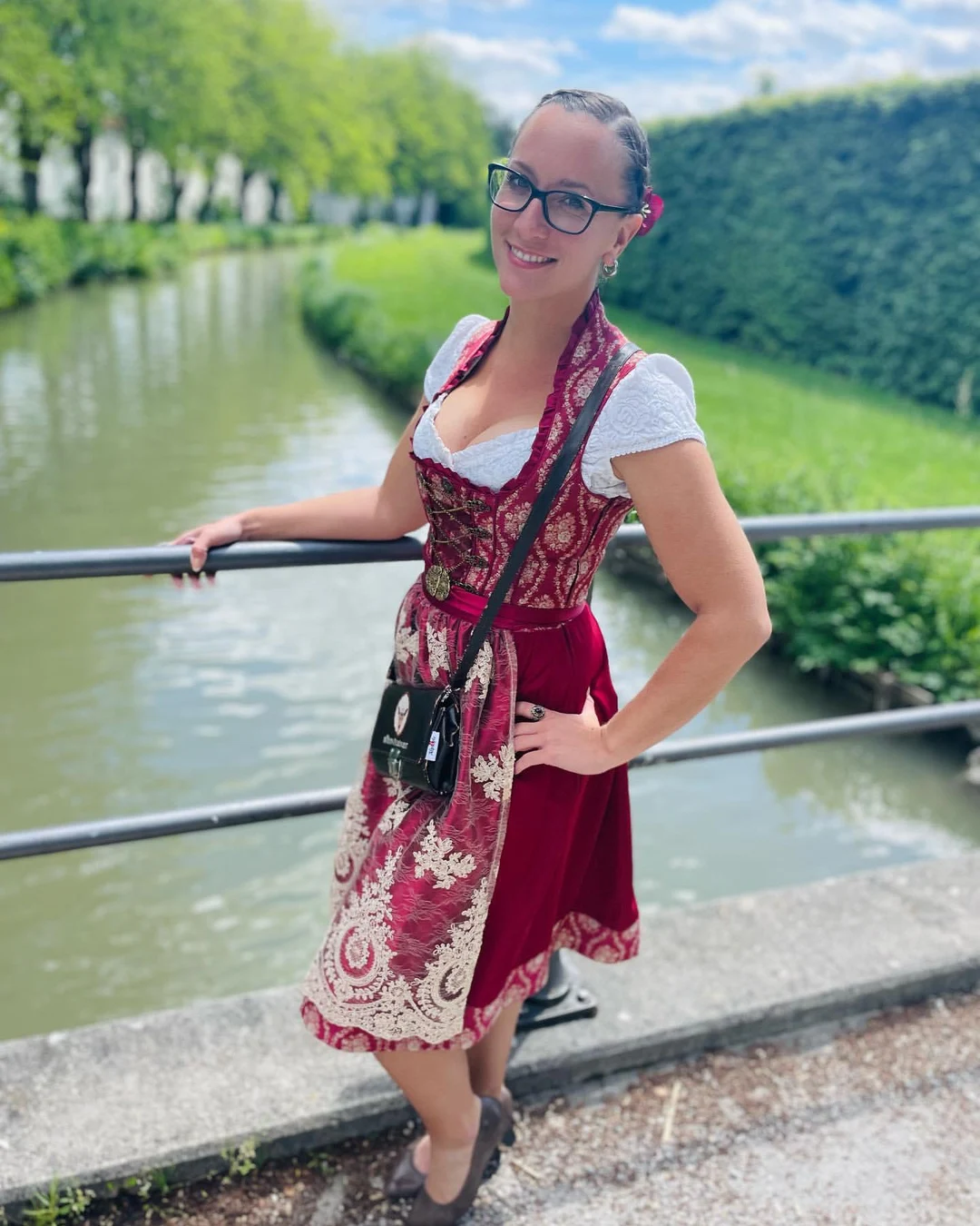 Dirndl | Scrolller