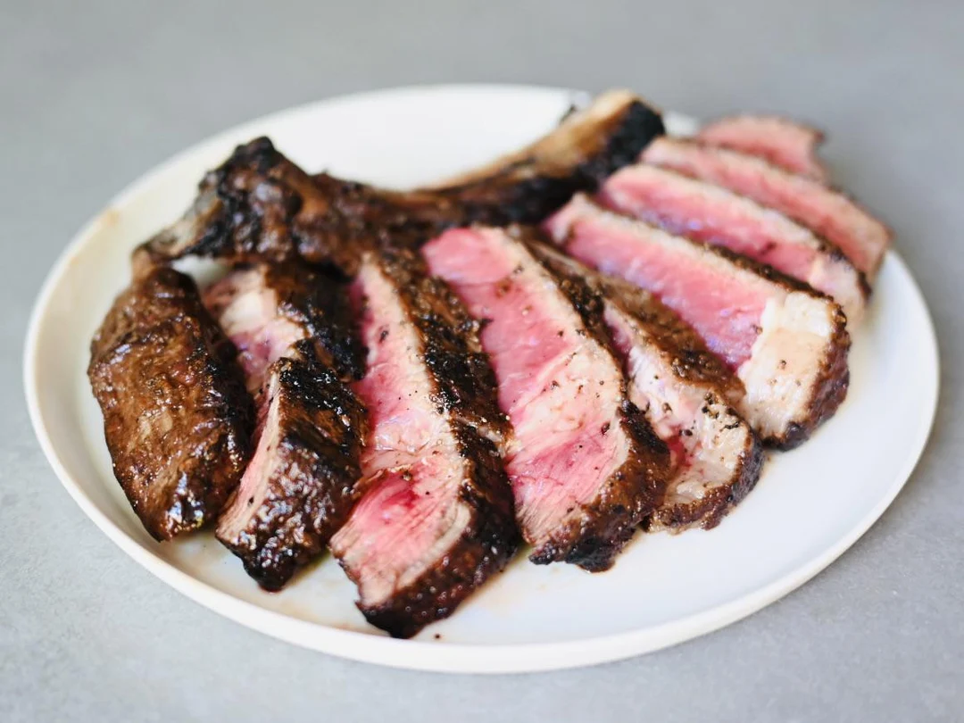 32oz rib steak. Rare. | Scrolller