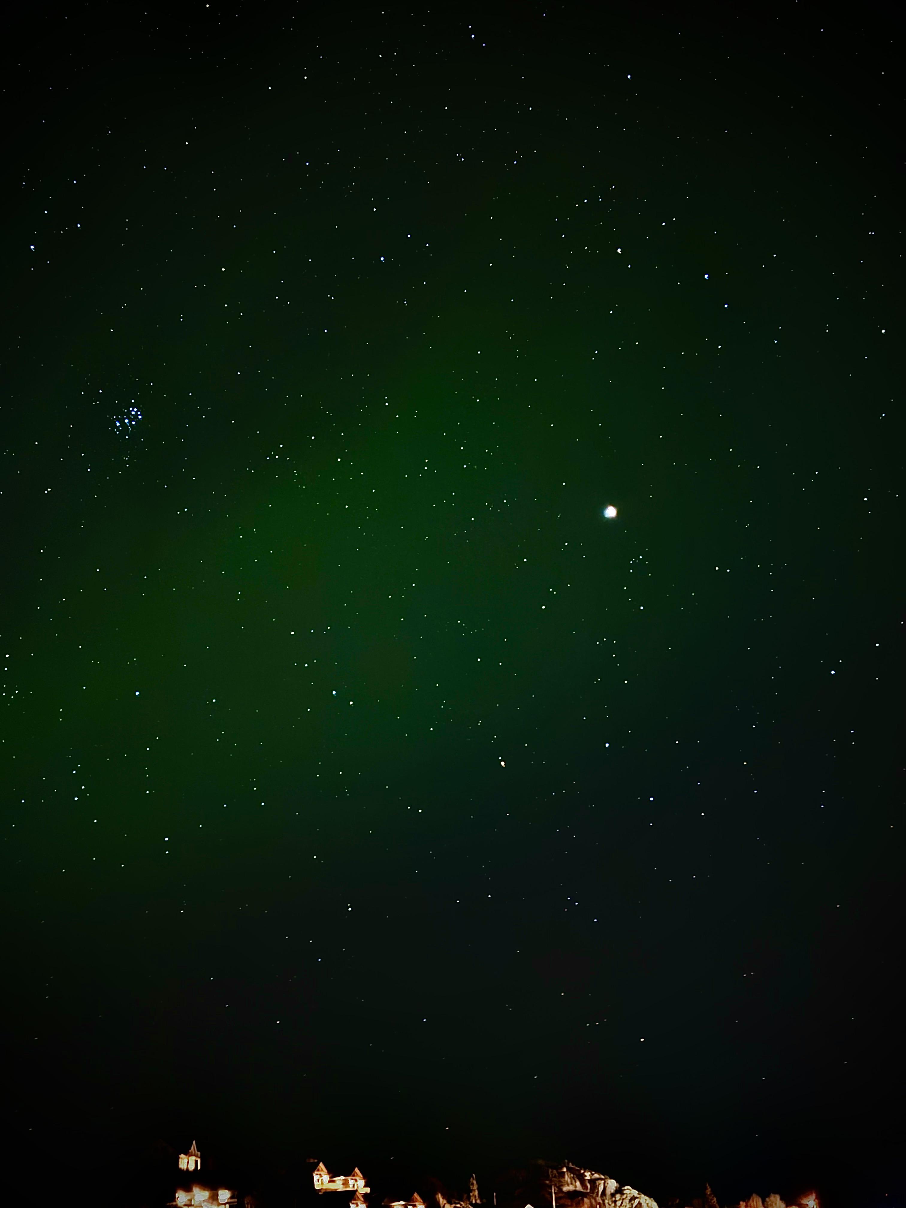 Starry sky in Lofoten with Aurora Borealis! | Scrolller