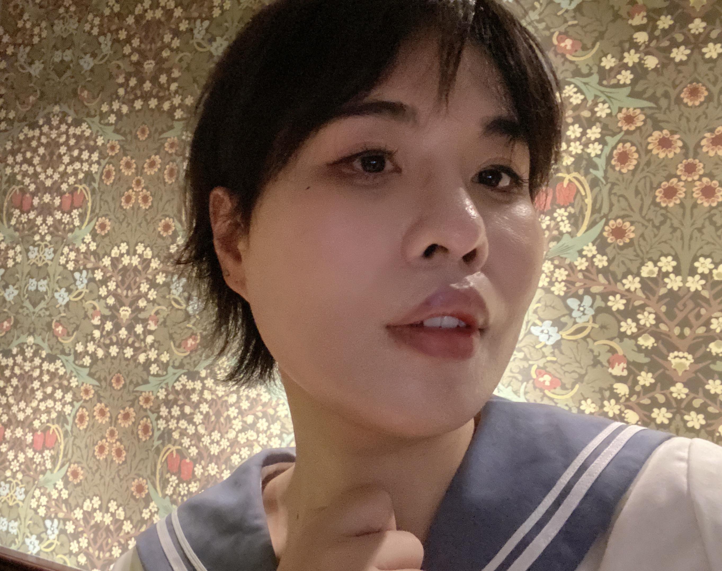 Random selfie in JK (JK幼稚园） | Scrolller