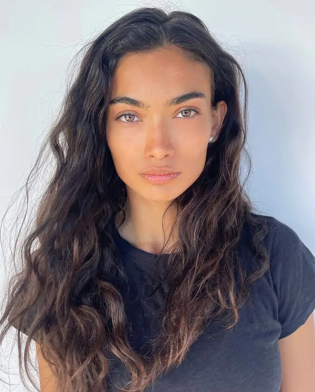 Kelly Gale | Scrolller