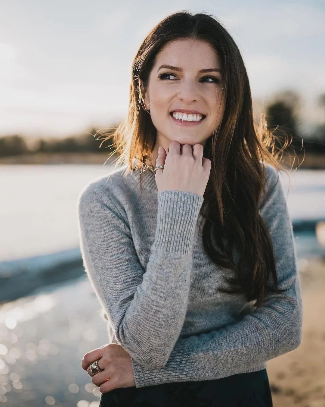 Anna Kendrick Scrolller