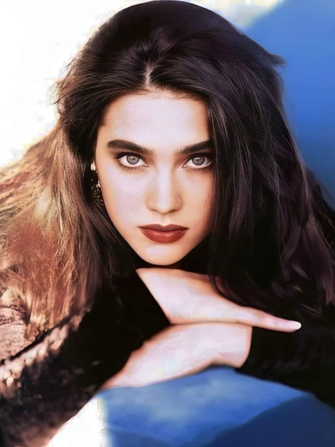 Jennifer Connelly Scrolller