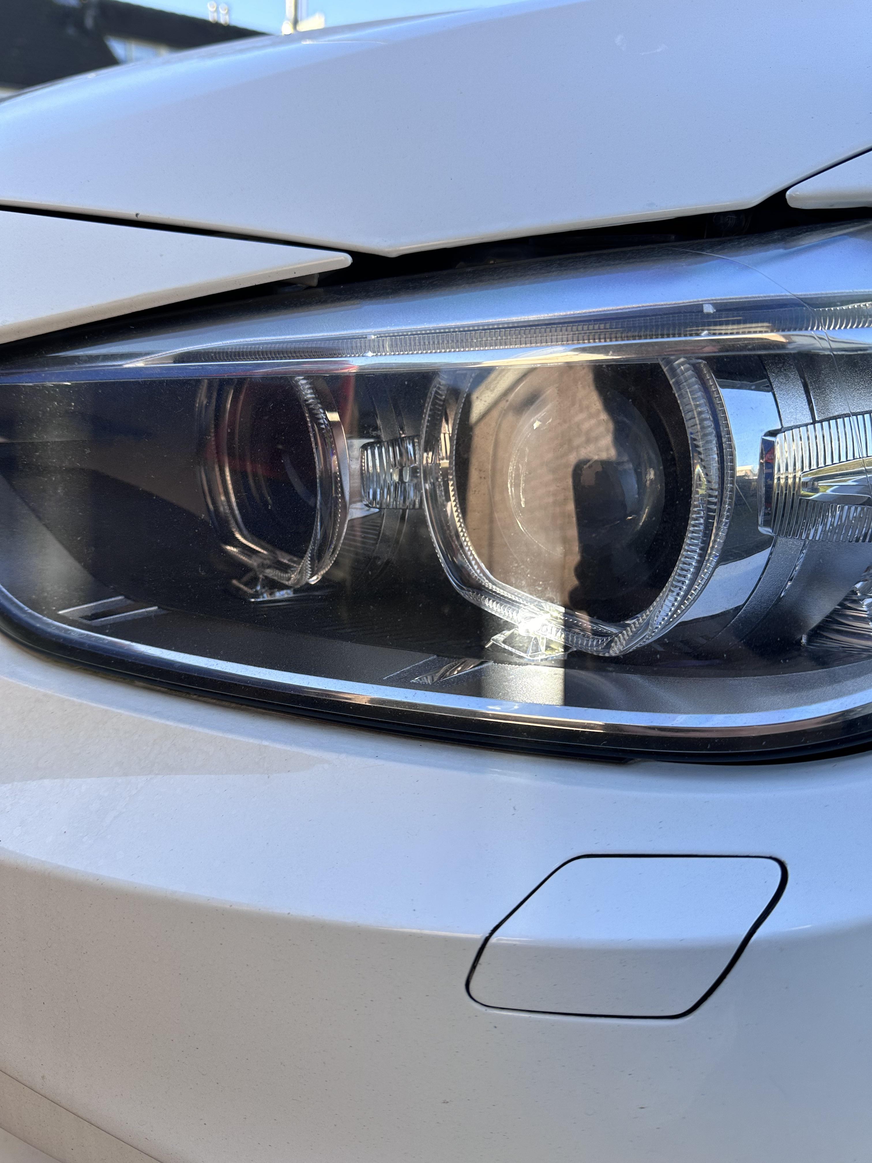 Headlight malfunction? | Scrolller