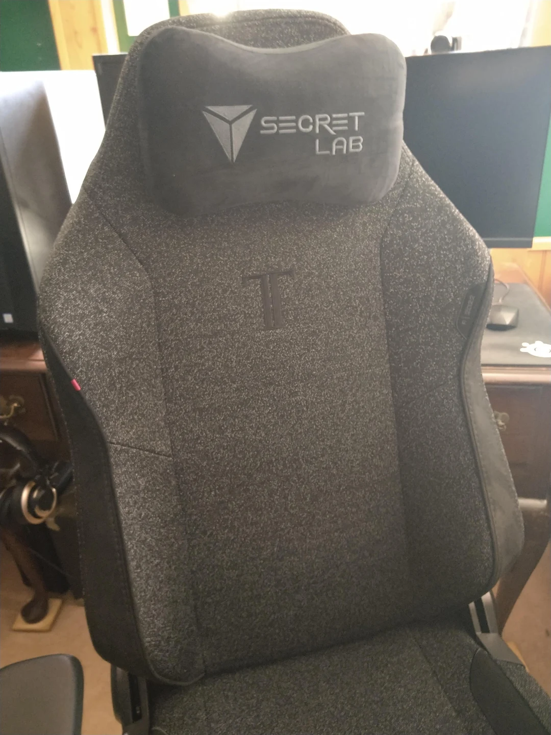 New #secretlab chair! | Scrolller