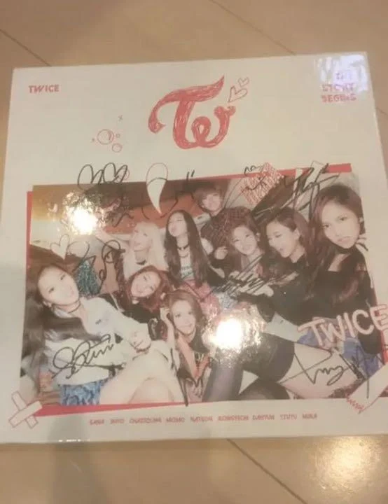 [Authenticity Check] OT9 Signed The Story Begins album - Is this an authentic signed album ...