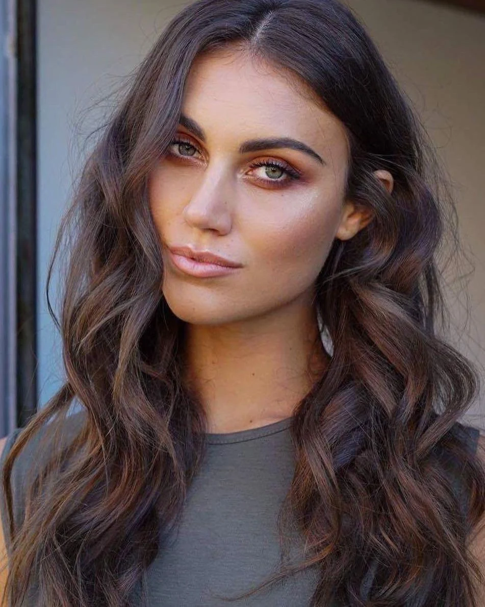 Stephanie Rayner | Scrolller