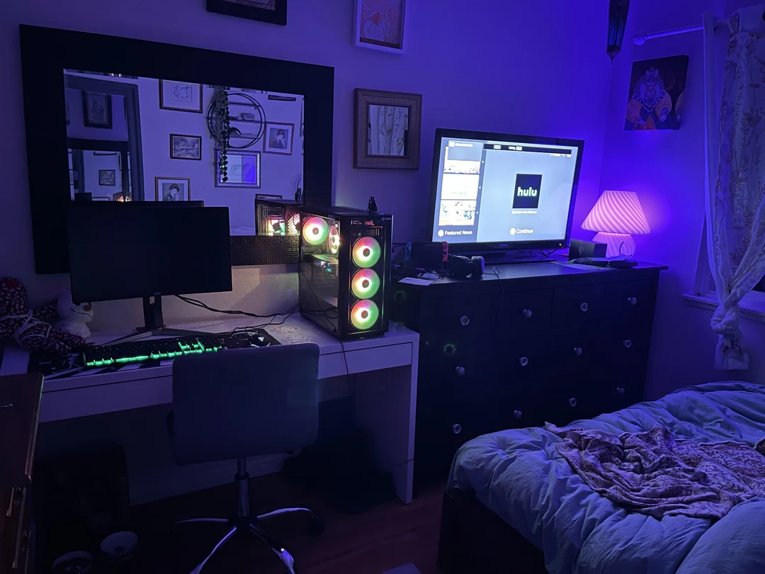 I did turn my computer on just for the pic :) | Scrolller