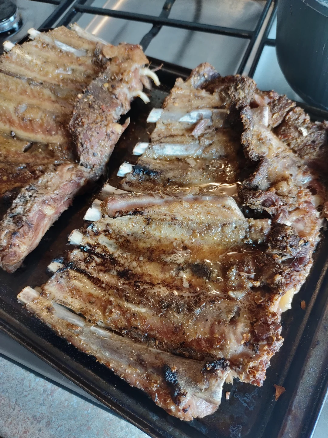 Slow cooker pork ribs | Scrolller