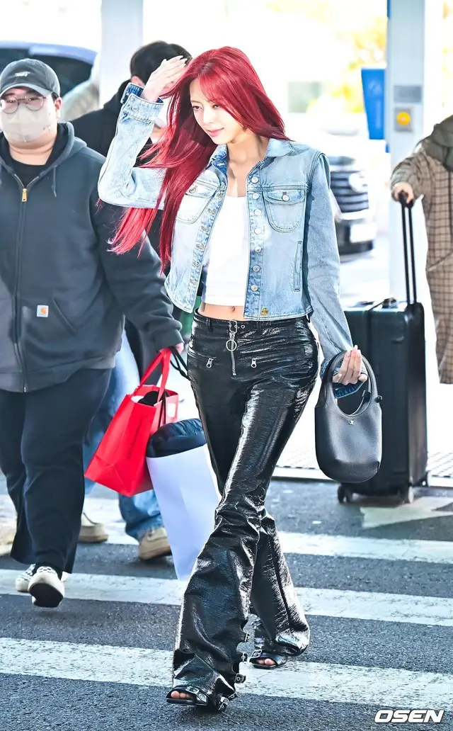 ITZY - Yuna | Scrolller