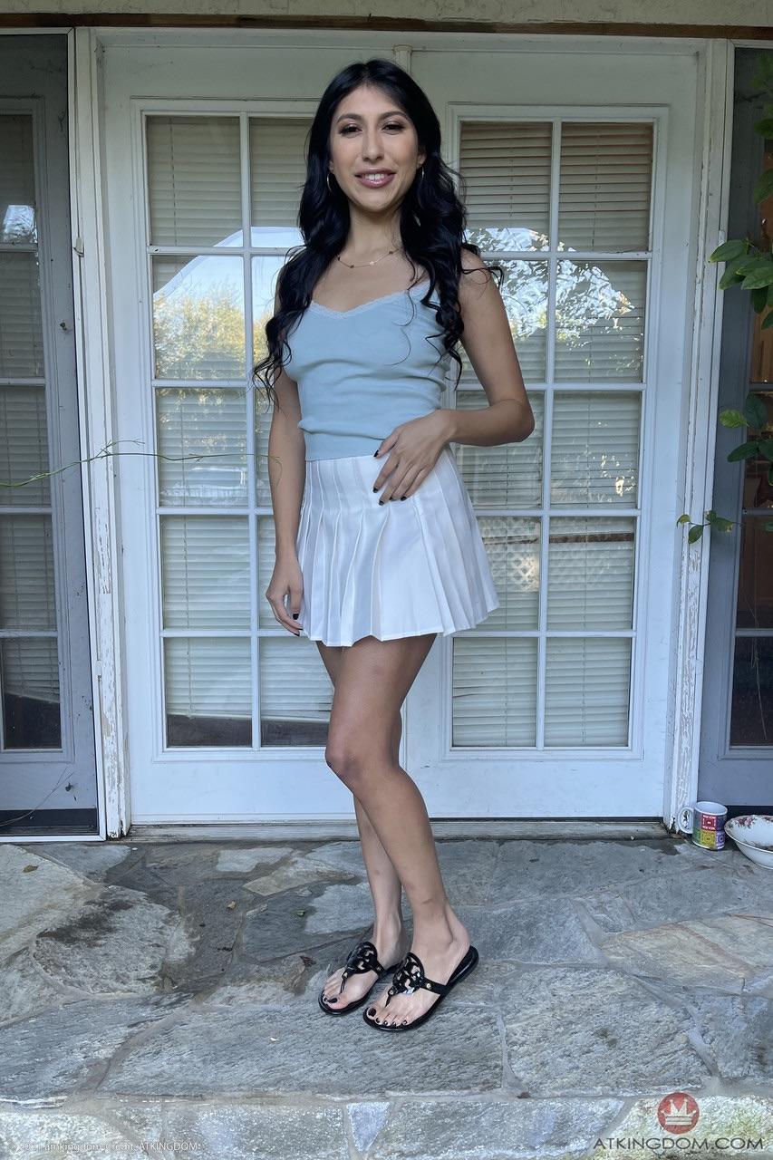 Penelope Woods | Scrolller