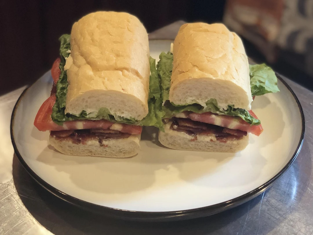 BLT poboy on Leidenheimer. | Scrolller