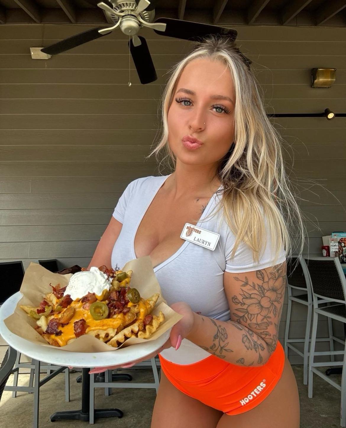 Lauryn ️🥵 swipe for a close up 😍 | Scrolller