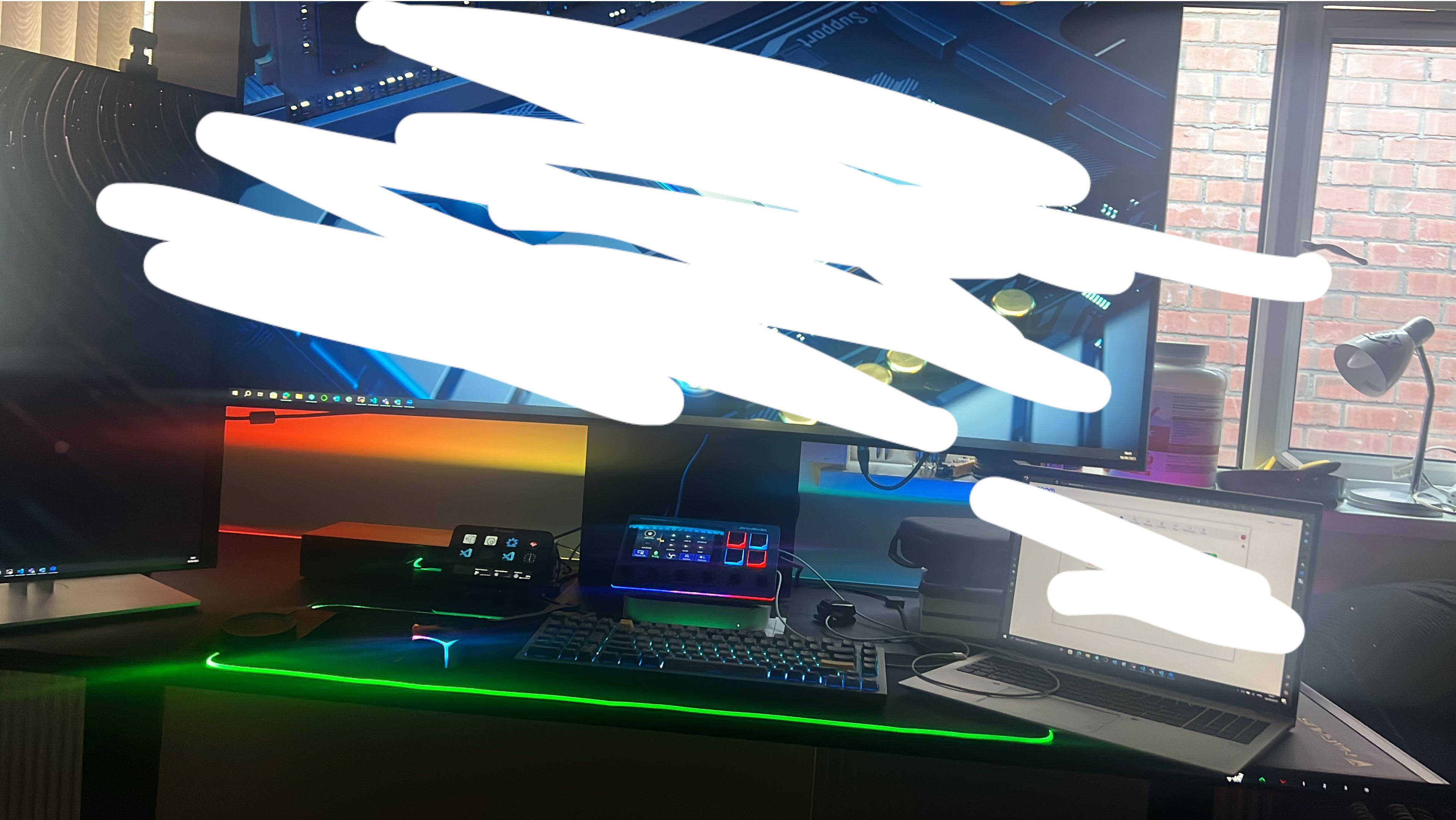 Secretlab setup | Scrolller