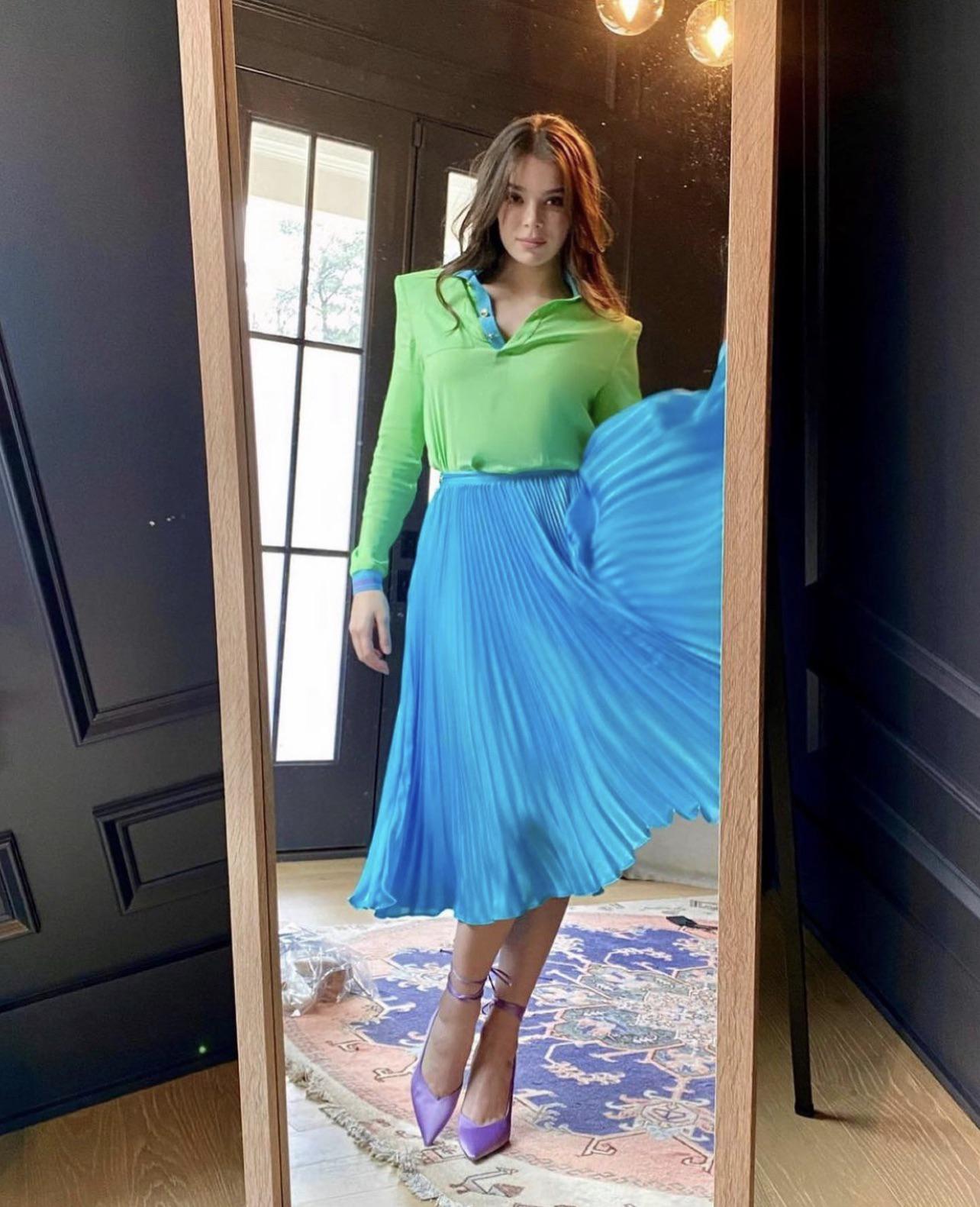 Posing in front of mirror via IG post (Jan 2021) | Scrolller