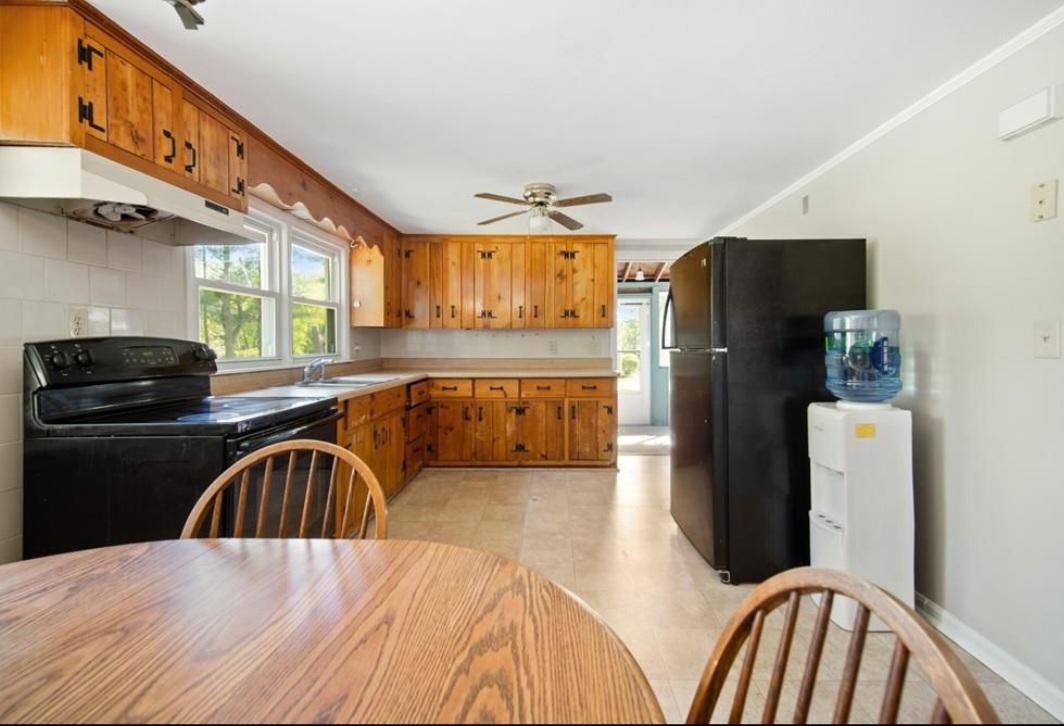 Refrigerator placement | Scrolller