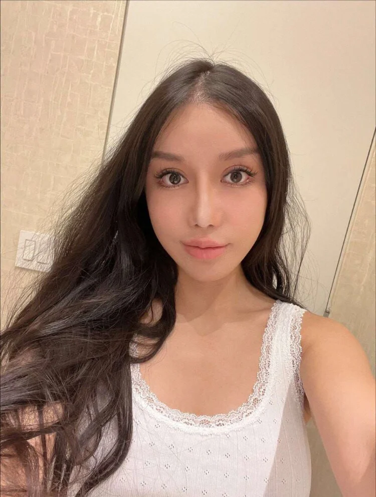 I'm just wondering how would I look like with the short hair. Should I cut it or not ? Any ...