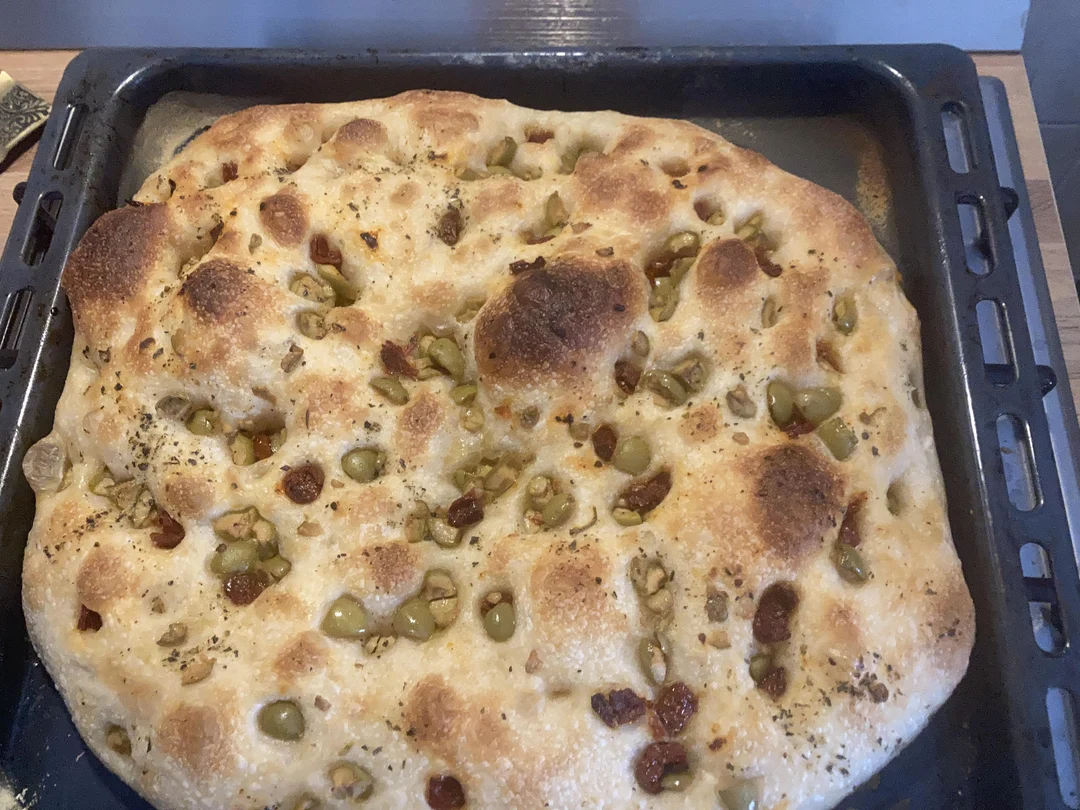 I think I’ve got it right, finally! Nice, airy, huge focaccia! | Scrolller