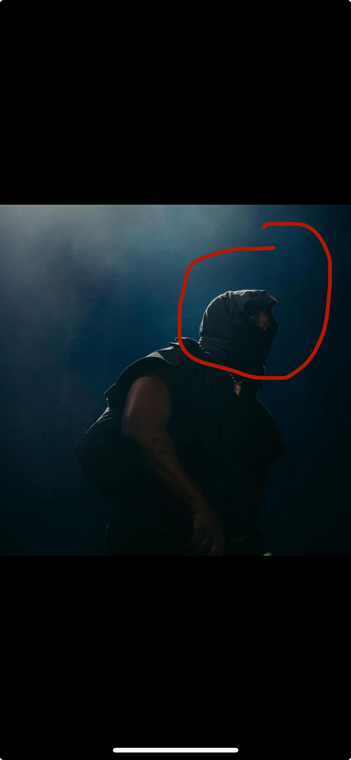 What’s Kanye wearing | Scrolller