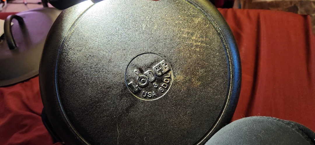 My GF just bought this on Amazon is this rust? | Scrolller