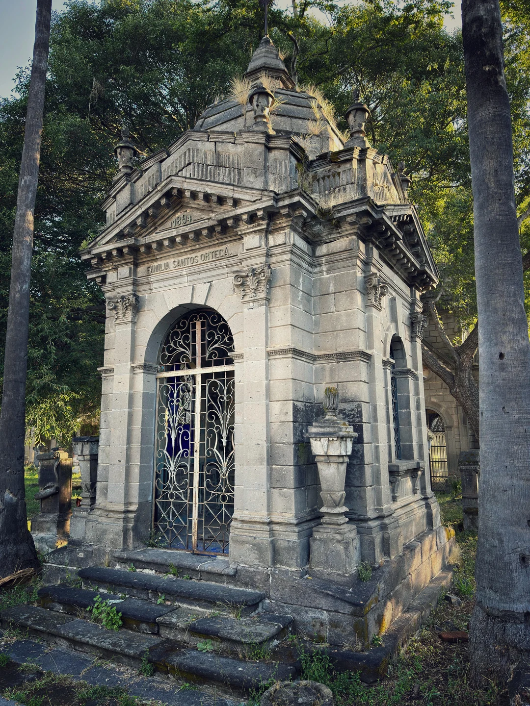 Mausoleum of Santos Arteaga Family. | Scrolller