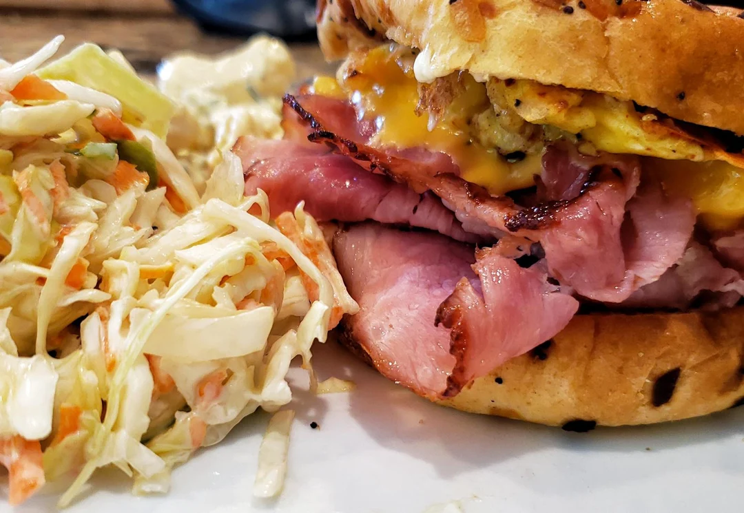 Ham and egg sammich with cheese | Scrolller
