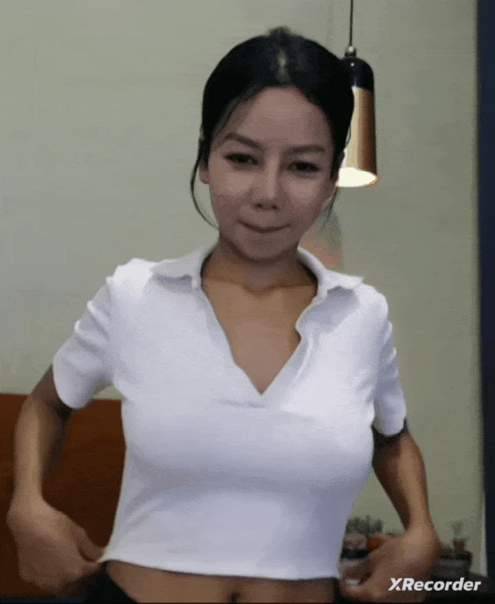 Ain't she lovely | Scrolller