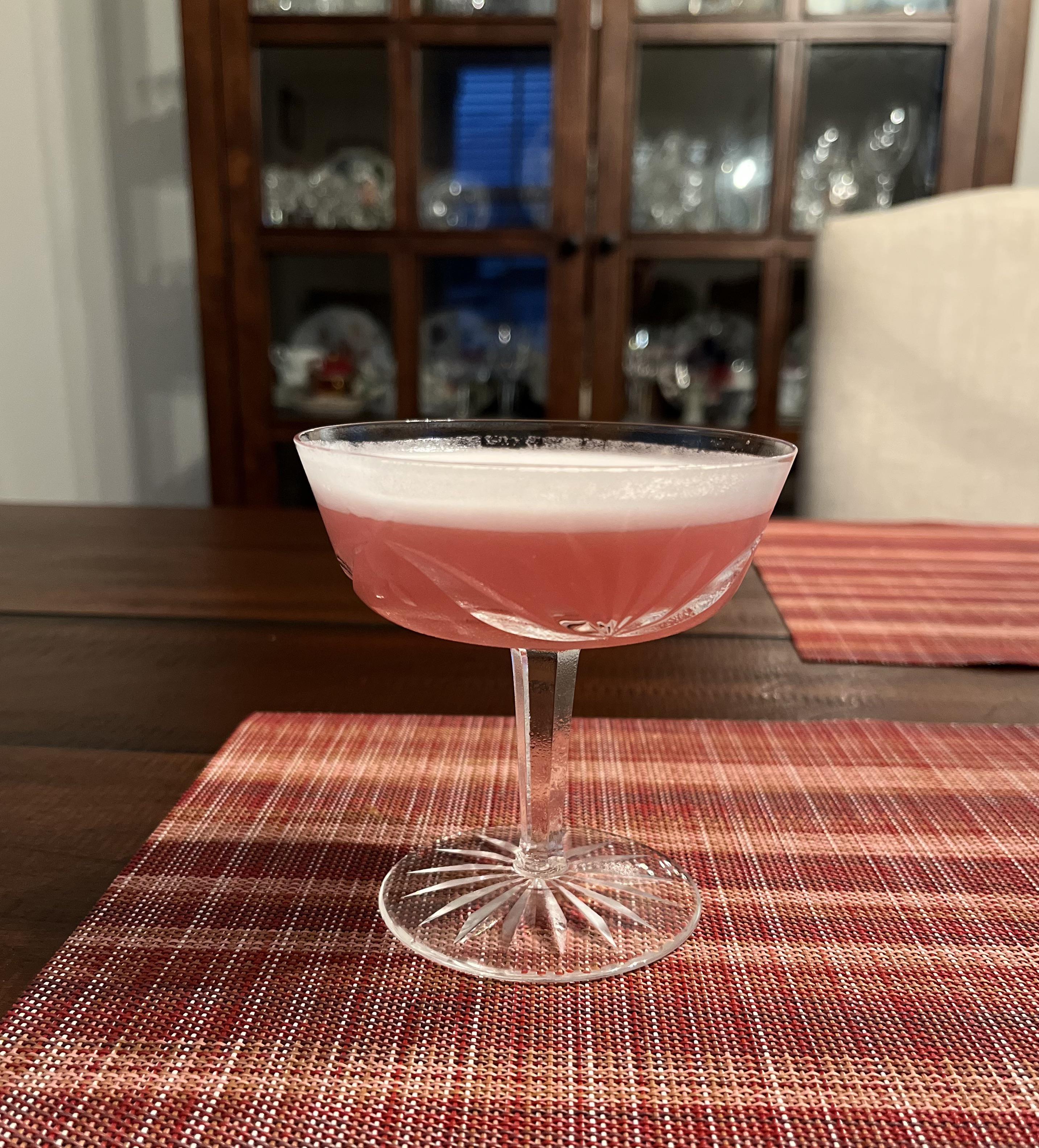 Hibiscus-ginger gin sour | Scrolller