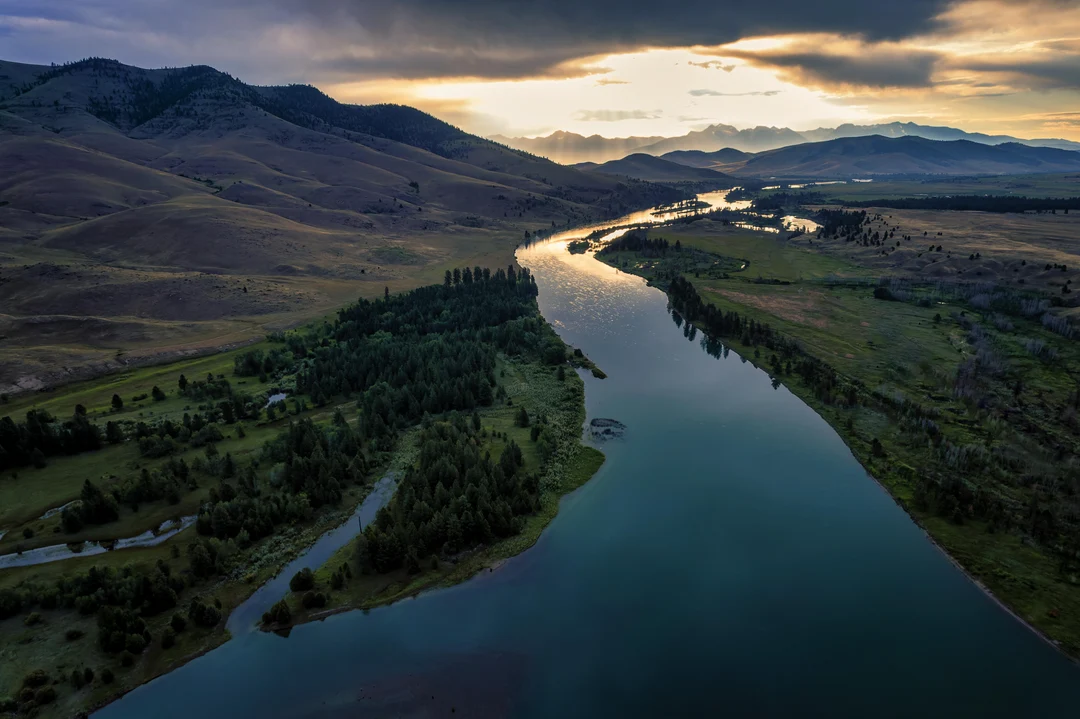 Dawn over the Flathead River, Montana, and under the thunderstorm [5464×3640] [OC] | Scrolller