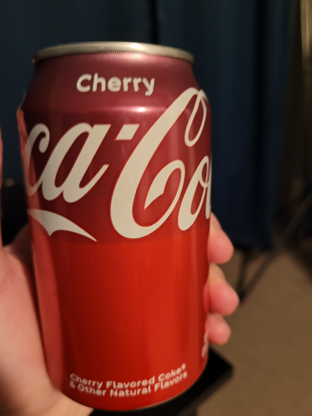 This Cherry Coke can from a 24 pack only has the pattern on the top half | Scrolller