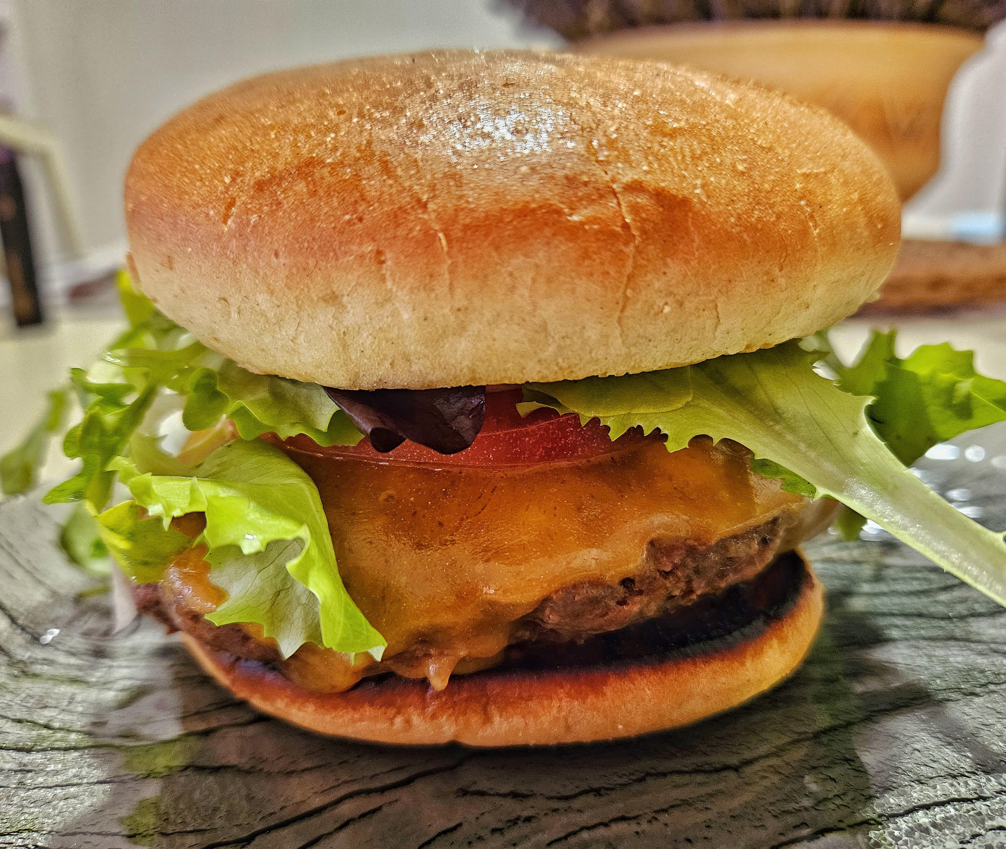 Homemade Angus burger | Scrolller