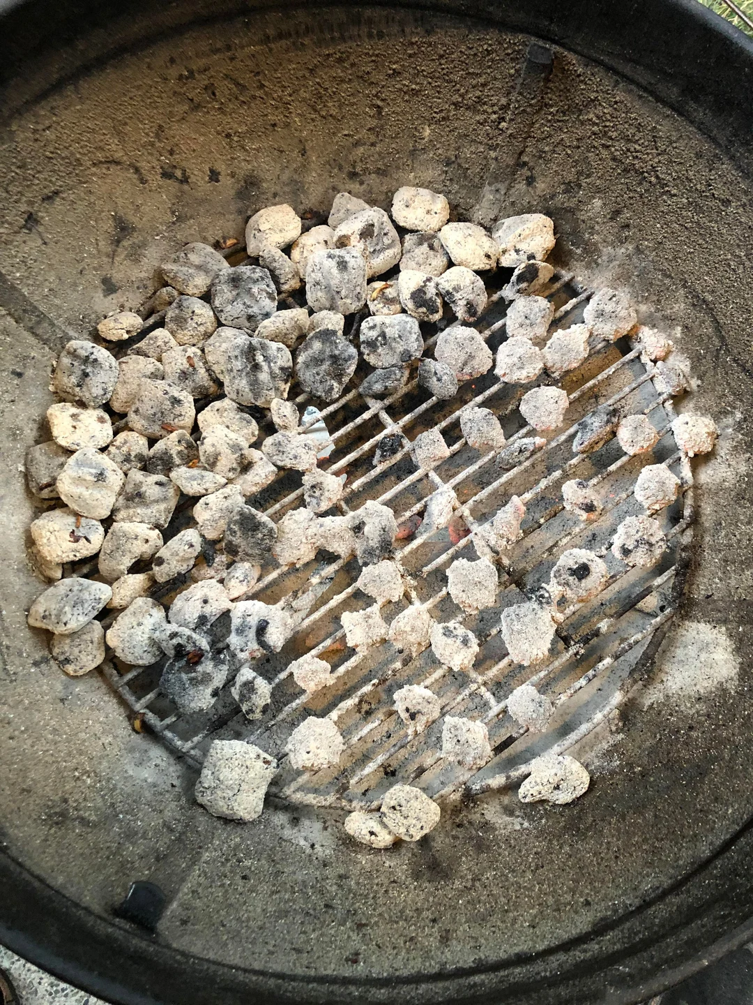 Why do my coals go out while grilling? I keep vents full open the whole time. | Scrolller