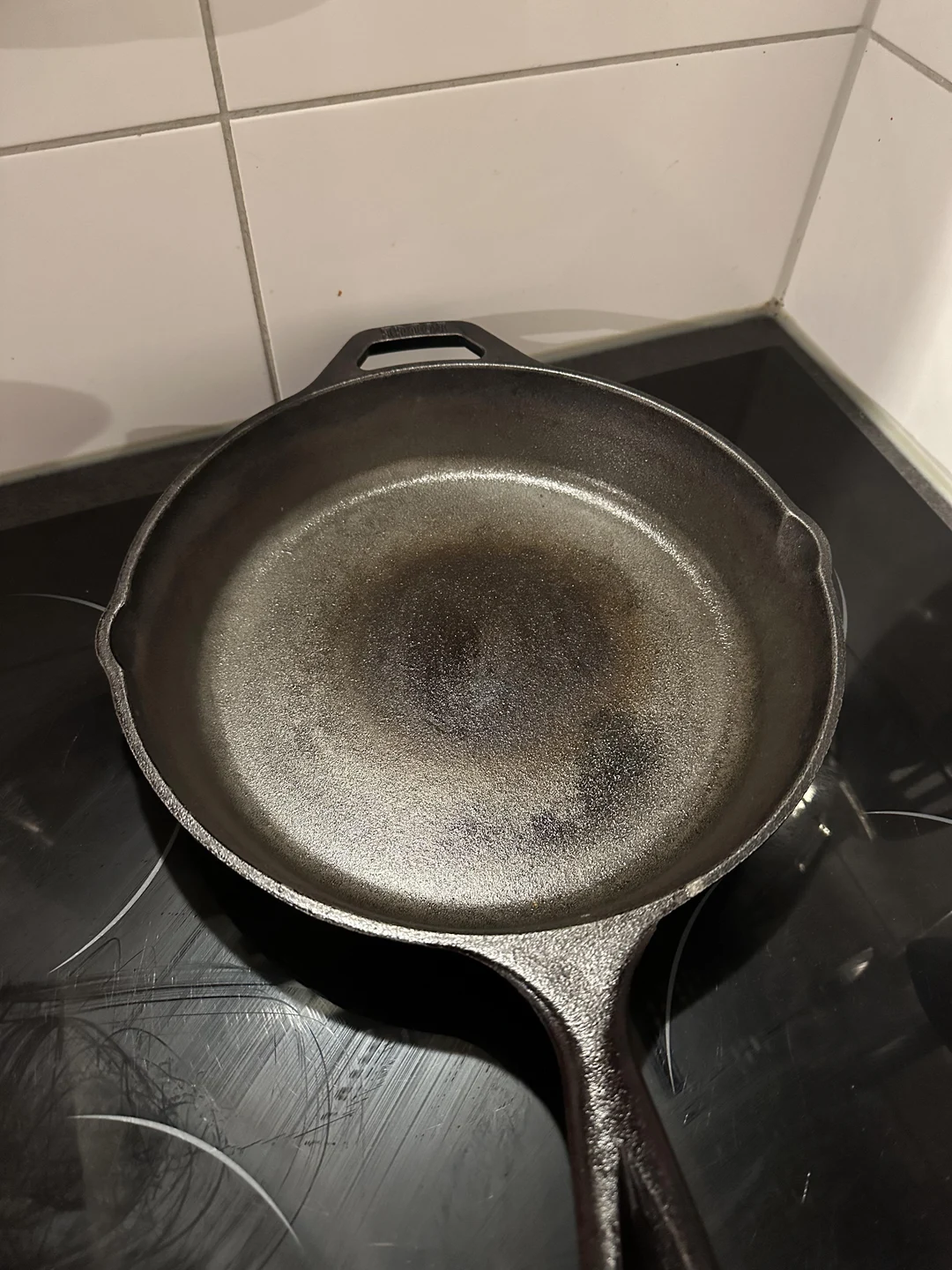 weird spot in the middle of my 2mo old lodge. ist es over fur mich? | Scrolller