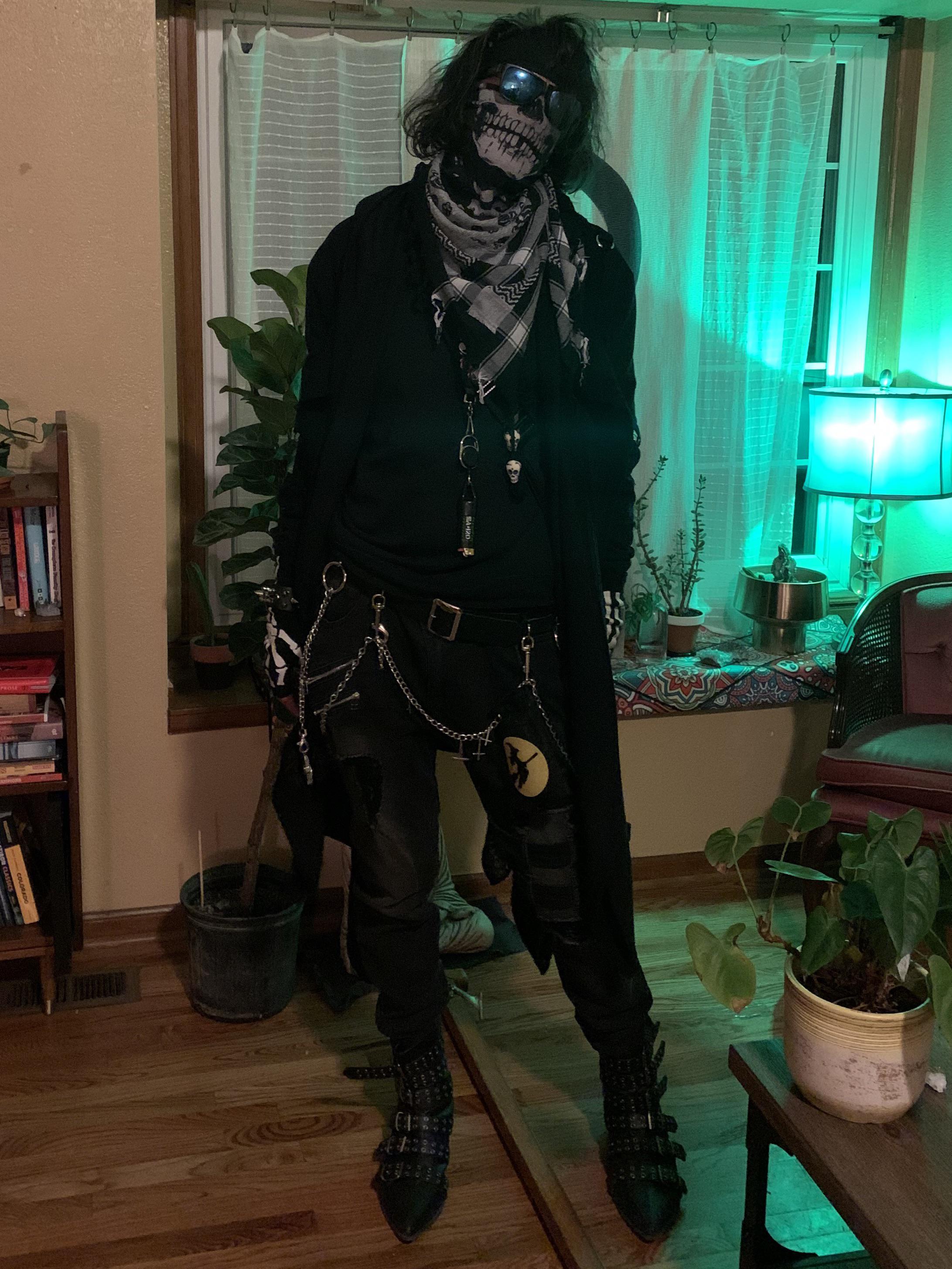 The creepy warlock | Scrolller